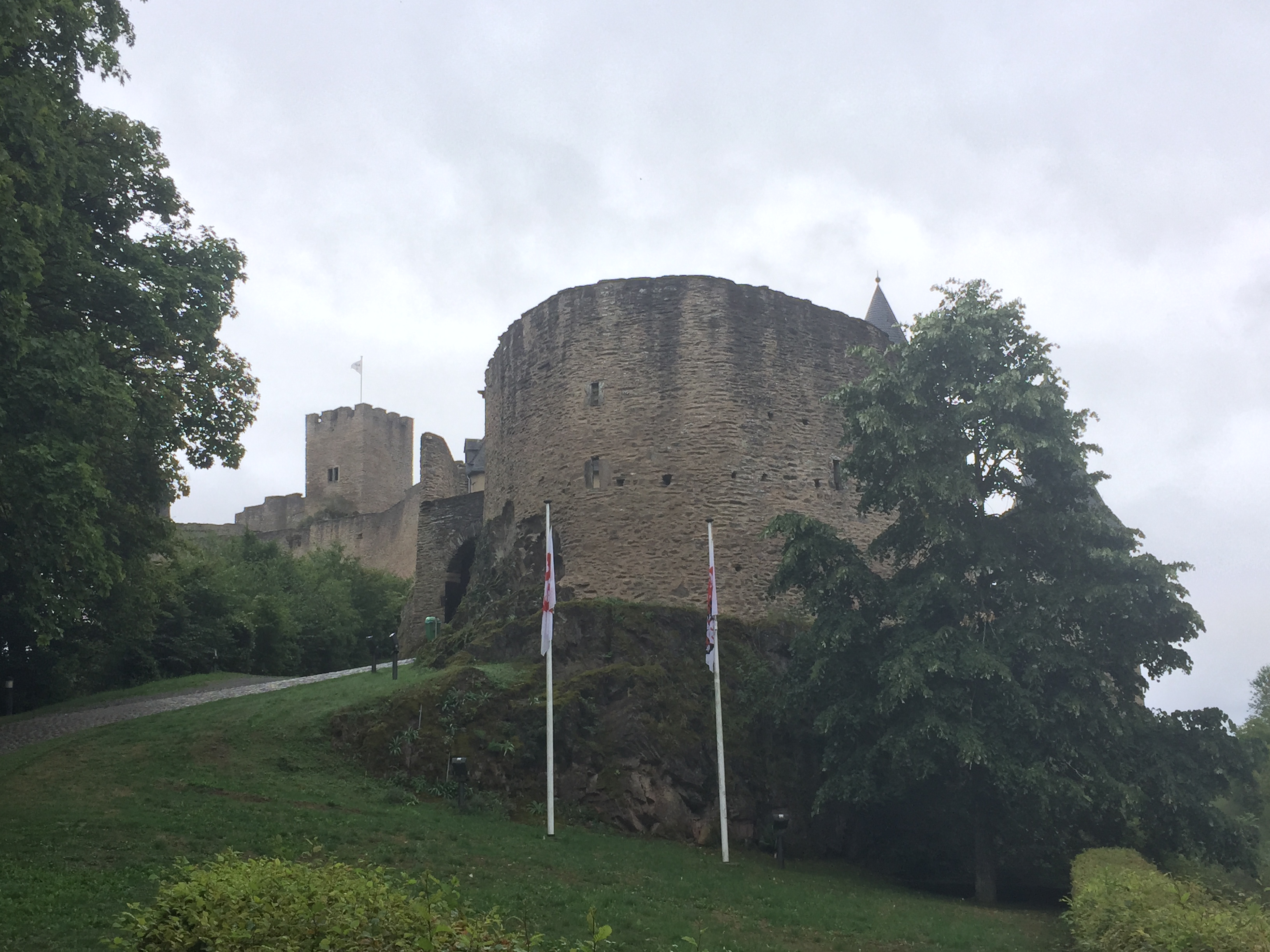 Castelo Bourscheid – Talita vai ao mundo